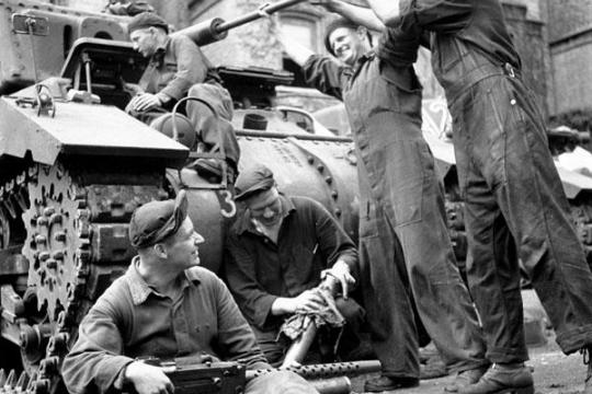 Servicing a Ram II Tank - Canadian Army - War Photos