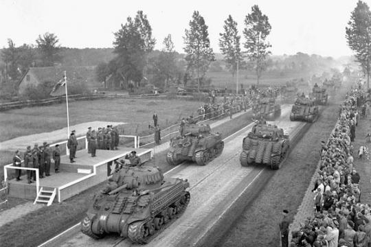 Tanks on Parade - Canadian Army - War Photos